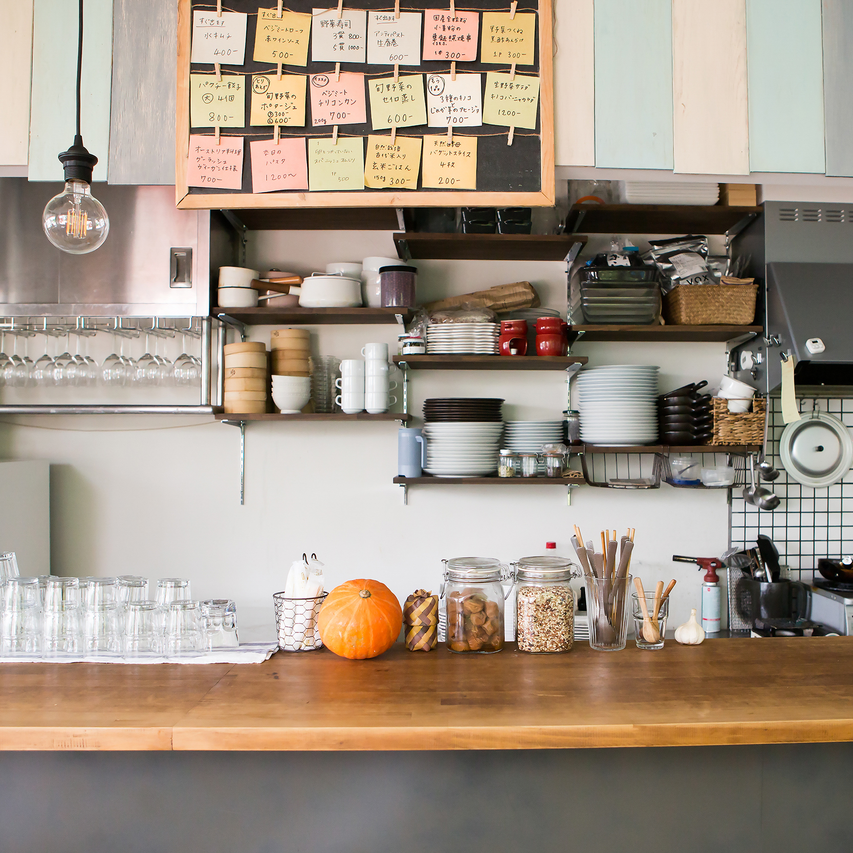 The Delicate Elegance of a Pink Feather Light Shade - Decoledlight